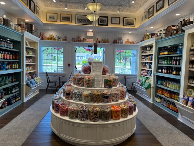 Cuffy's - A Cape Cod Classic - lisaefreedman.com